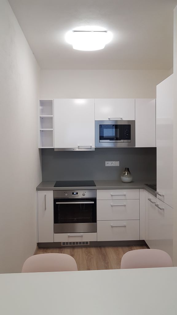 Pronajem bytu 2+kk 60 m2 Bílé Předměstí, Pardubice - Bílé Předměstí - 14500 CZK | UlovDomov.cz