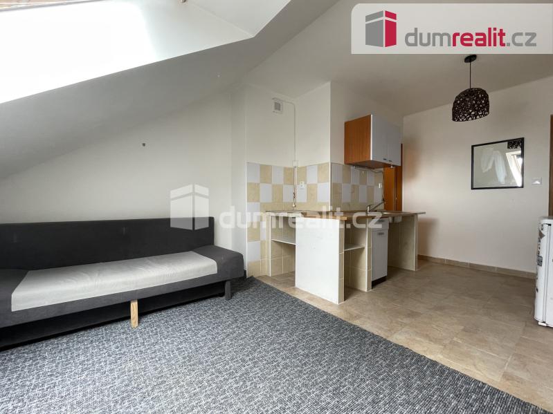 Pronájem bytu 1+kk 25 m² Nákladní, Opava - Předměstí (Opava) - 6300 CZK | UlovDomov.cz