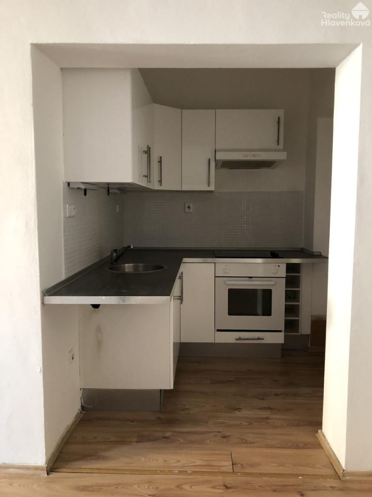 Pronájem bytu 1+kk 28 m² U cementárny, Ostrava - Vítkovice - 6900 CZK | UlovDomov.cz