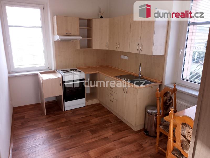 Pron jem Bytu 1 1 35 M K Linhartu Karlovy Vary Doub 8000 CZK