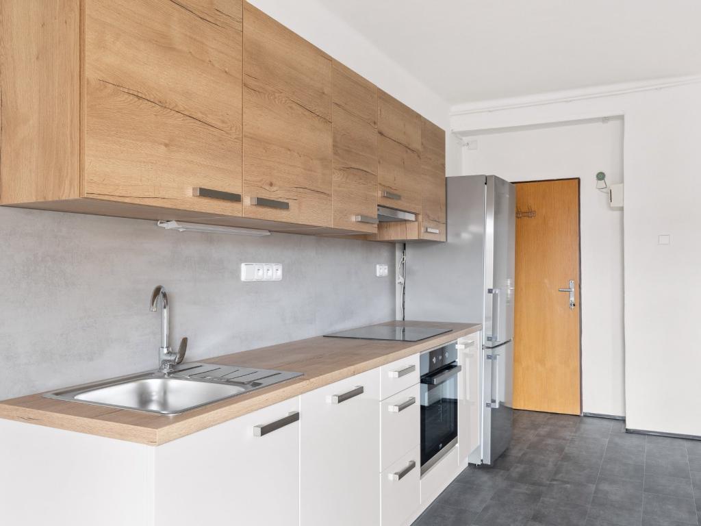Pronájem bytu 2+1 59 m2 Praha - Žižkov (Praha 3) - 18500 Kč | UlovDomov.cz