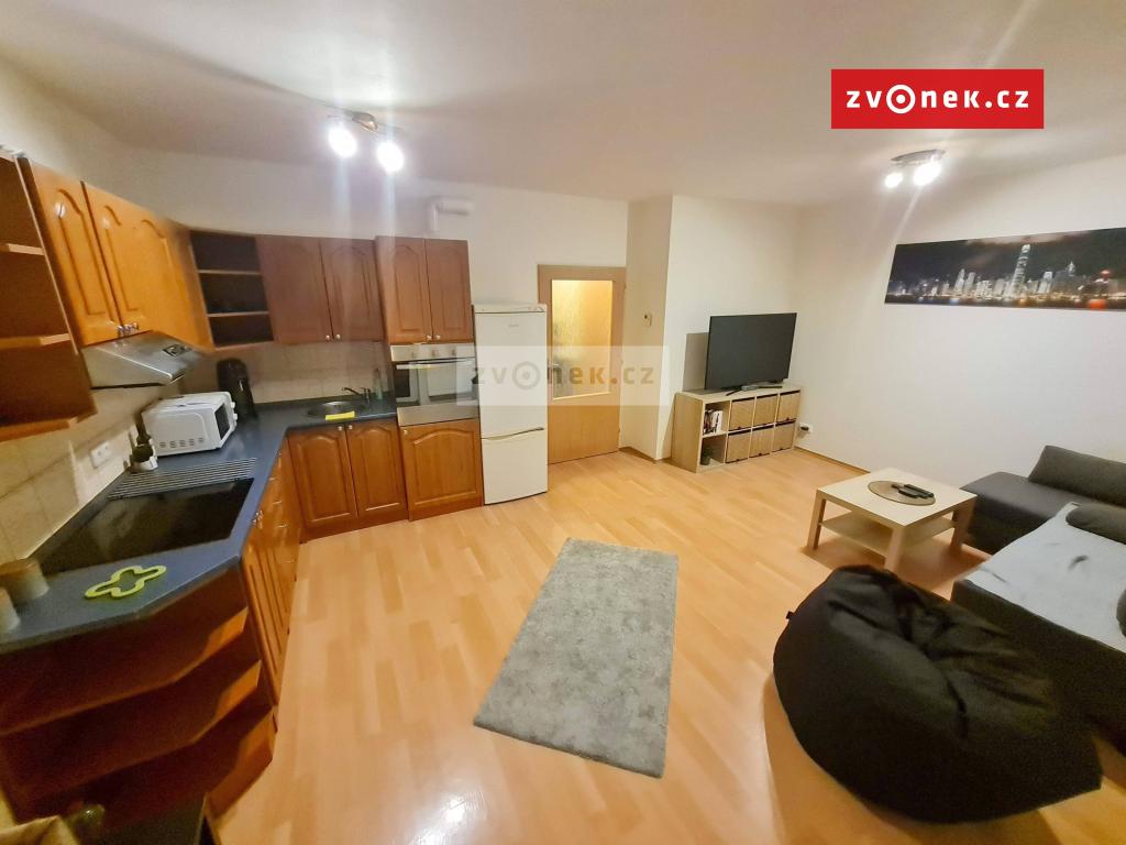Pronájem bytu 1+kk 30 m2 Zlín - Zlín - 9500 Kč | UlovDomov.cz