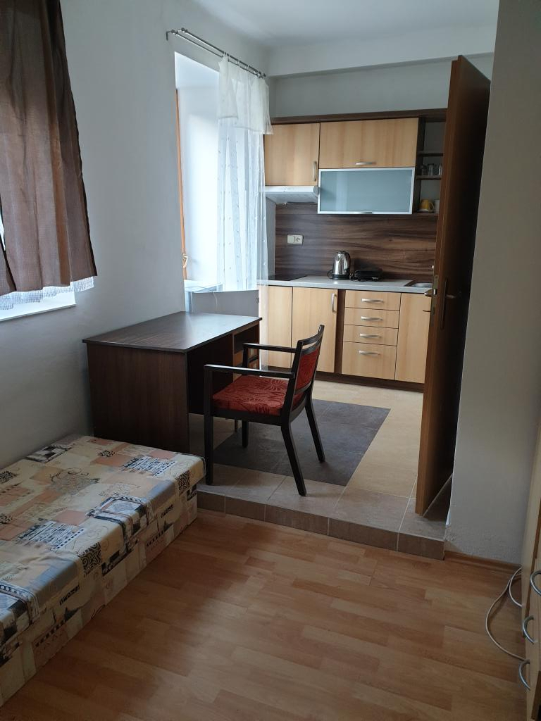 Pronájem bytu 1+kk 20 m2 Neředínská, Olomouc - Neředín - 9500 CZK | UlovDomov.cz