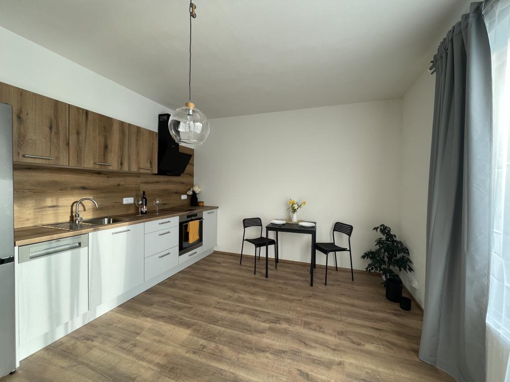 Pronajem bytu 1+kk 41 m2 Sídliště Osvobození, Vyškov - Dědice - 11920 CZK | UlovDomov.cz